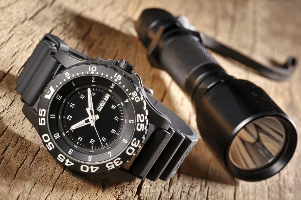 Montre militaire : 4 critères essentiels pour réussir votre prochain ...